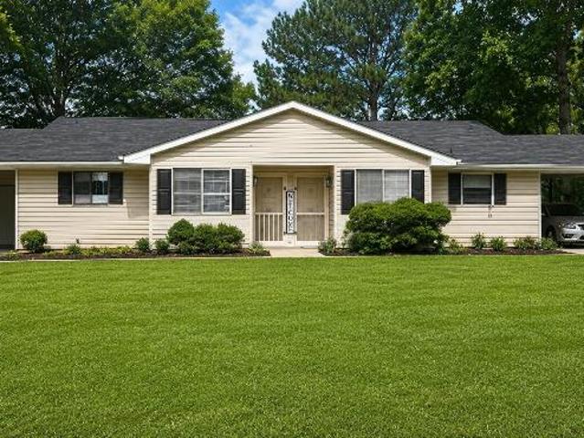 2 Br, 1 bath, Single Family 1749 Rocky Ridge Dr NW