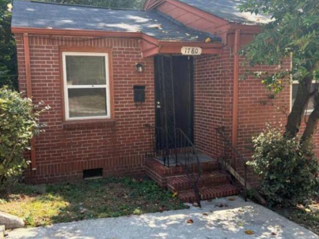 2 Br, 1 bath, Single Family 1780 Cahoon St Sw