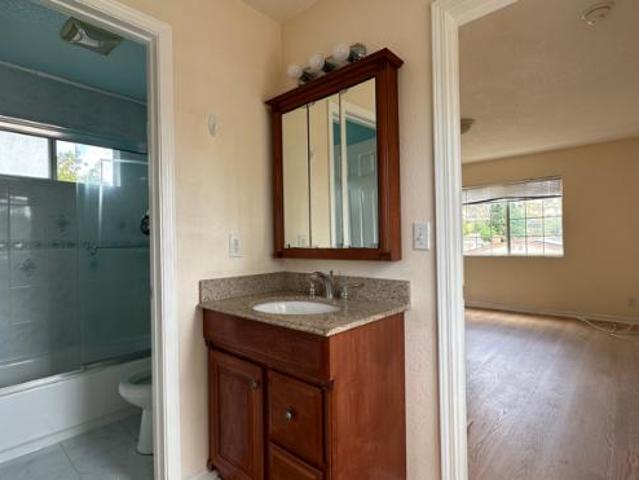 2 Br, 1 bath, Single Family 1787 Matchleaf Ave