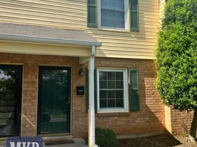 2 Br, 1 bath, Single Family 1817 Bluemont Avenue