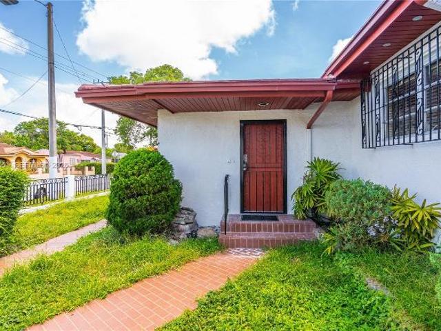 2 Br, 1 bath, Single Family 1841 SW 29th Ave