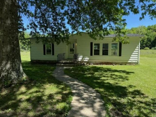 2 Br, 1 bath, Single Family 18 Oak Dr