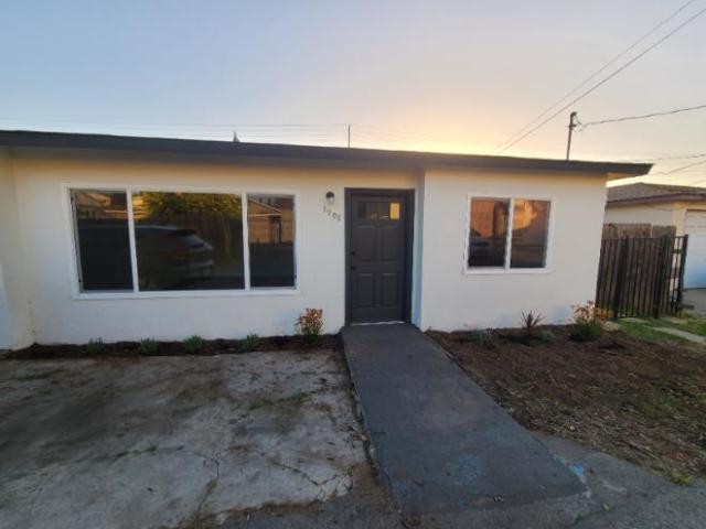 2 Br, 1 bath, Single Family 1907 D Avenue