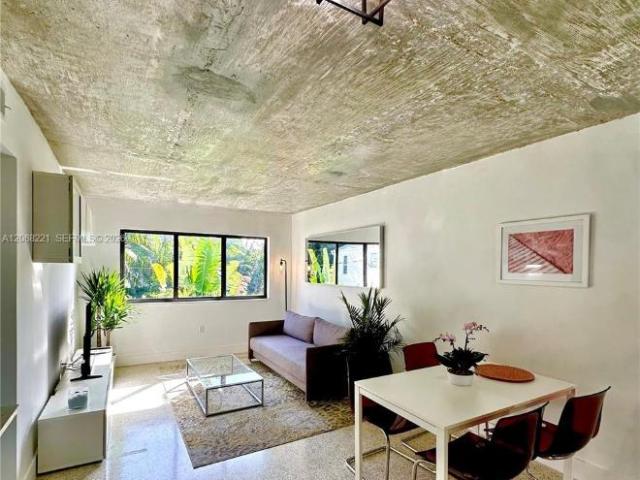 2 Br, 1 bath, Single Family 190 NW 69th St