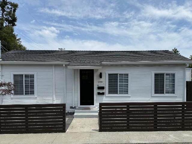 2 Br, 1 bath, Single Family 190 S 3rd St
