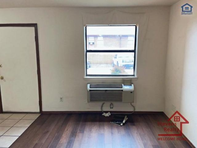 2 Br, 1 bath, Single Family 1912 SW D Ave