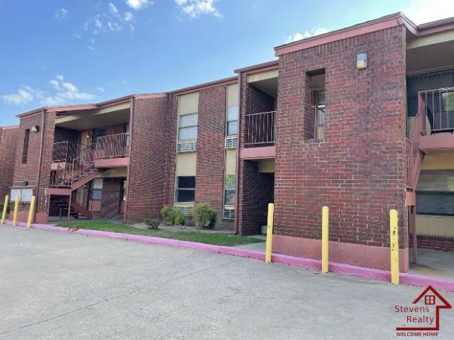 2 Br, 1 bath, Single Family 1912 SW D Ave