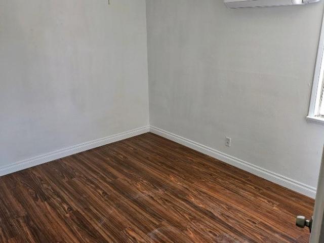 2 Br, 1 bath, Single Family 1915 E 60th St