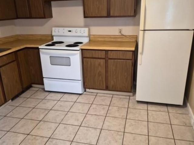 2 Br, 1 bath, Single Family 1983 Parkman Road Northwest