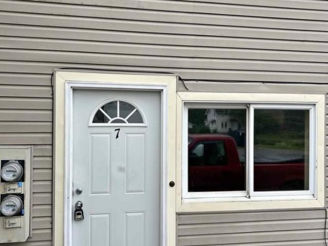 2 Br, 1 bath, Single Family 1983 Parkman Road Northwest