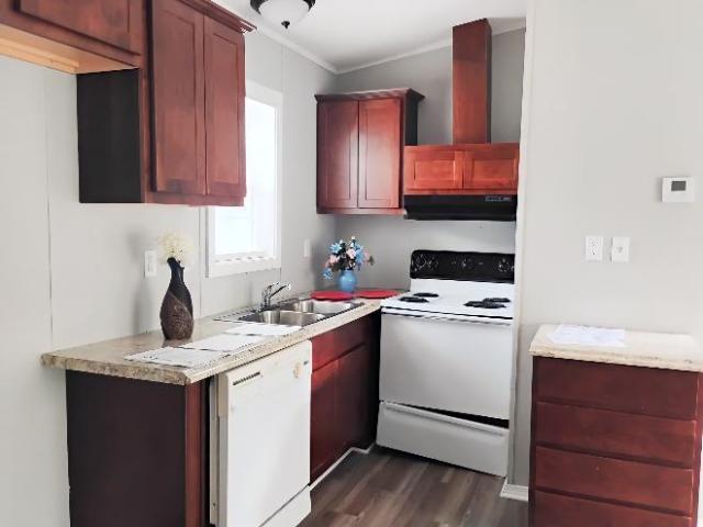 2 Br, 1 bath, Single Family 100 Arkansas Street