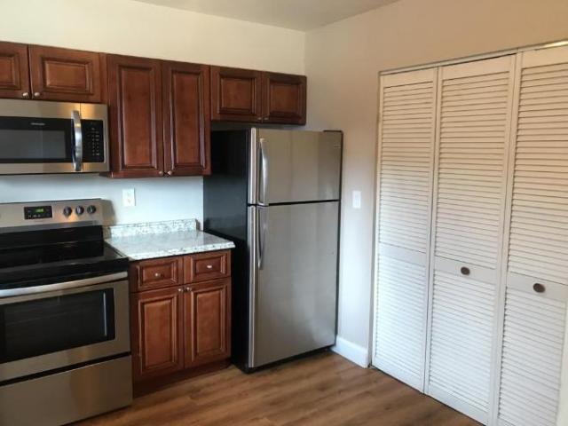 2 Br, 1 bath, Single Family 1021 Delaware Drive