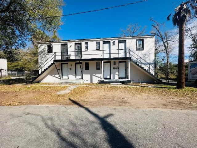 2 Br, 1 bath, Single Family 1021 West 6th Street