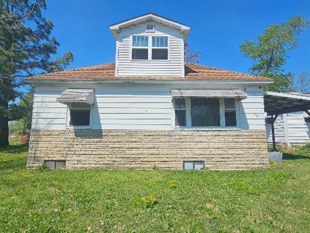 2 Br, 1 bath, Single Family 102 E 4th Street