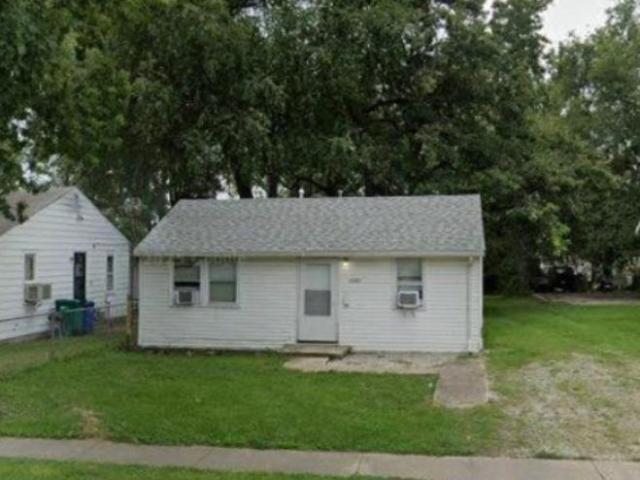 2 Br, 1 bath, Single Family 1035 Elmurst Avenue