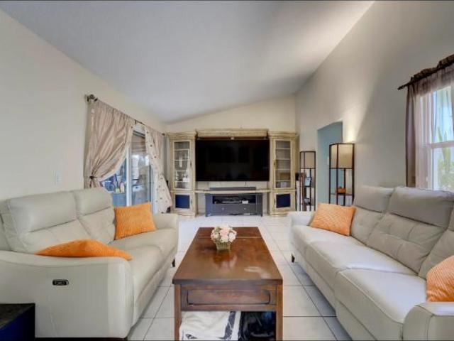 2 Br, 1 bath, Single Family 10362 Oliver Ln