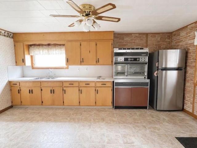 2 Br, 1 bath, Single Family 107 Strafford St
