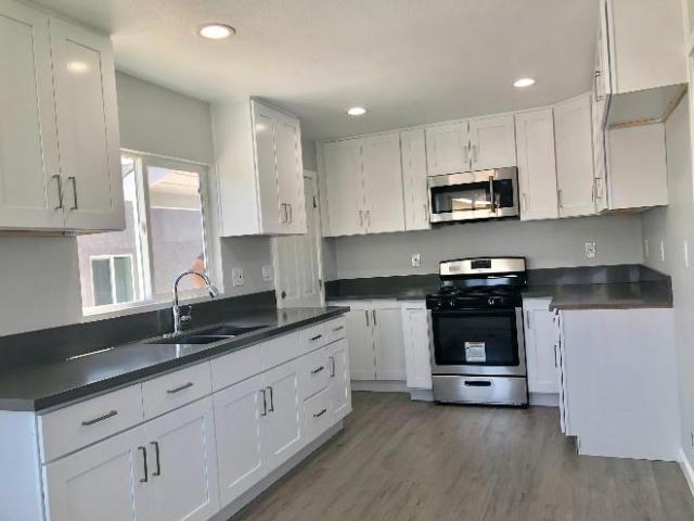 2 Br, 1 bath, Single Family 10400 Gunn Avenue