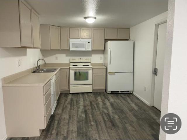 2 Br, 1 bath, Single Family 10421 Pennsylvania