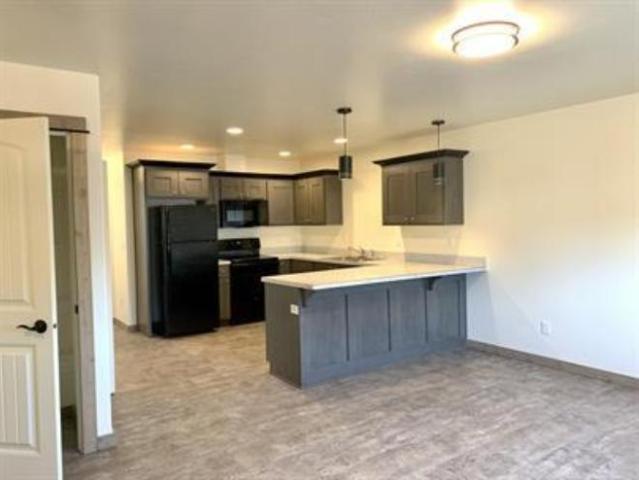 2 Br, 1 bath, Single Family 1048 Enterprise Drive
