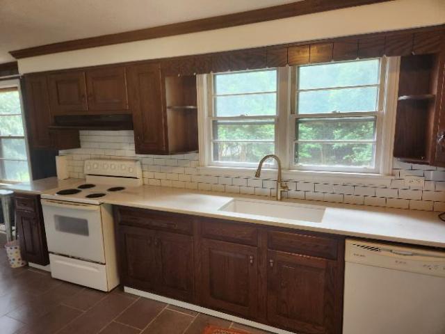 2 Br, 1 bath, Single Family 104 Forest Hill Dr