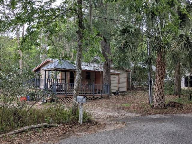2 Br, 1 bath, Single Family 104 NW 23rd Drive