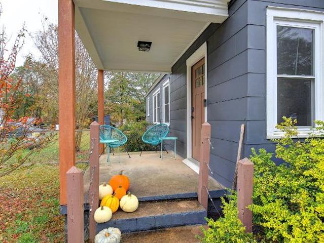 2 Br, 1 bath, Single Family 105 Crane Ave
