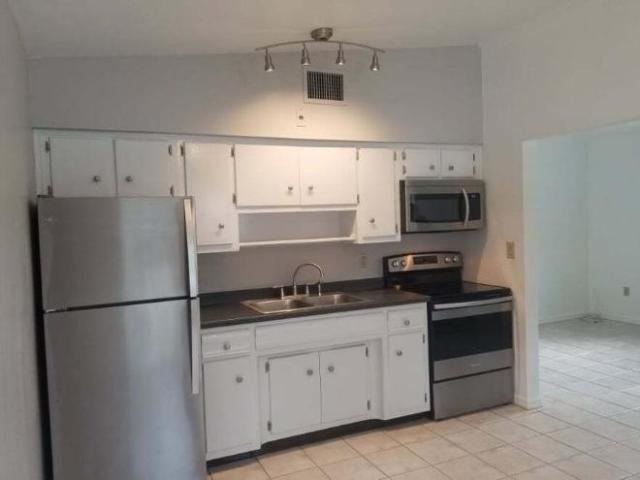 2 Br, 1 bath, Single Family 1066 Philippe Parkway