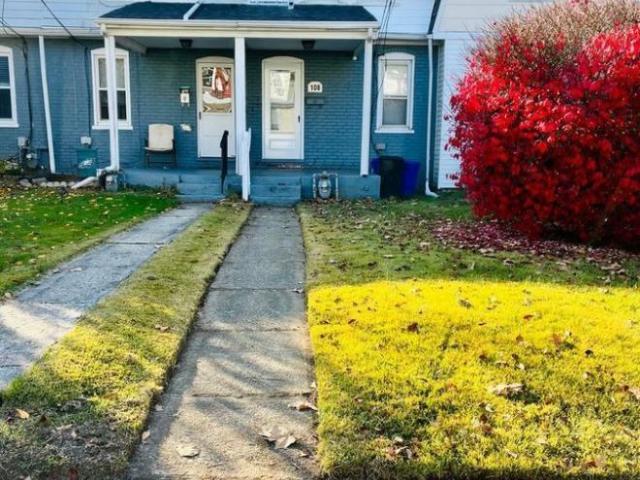 2 Br, 1 bath, Single Family 108 E Chelton Rd
