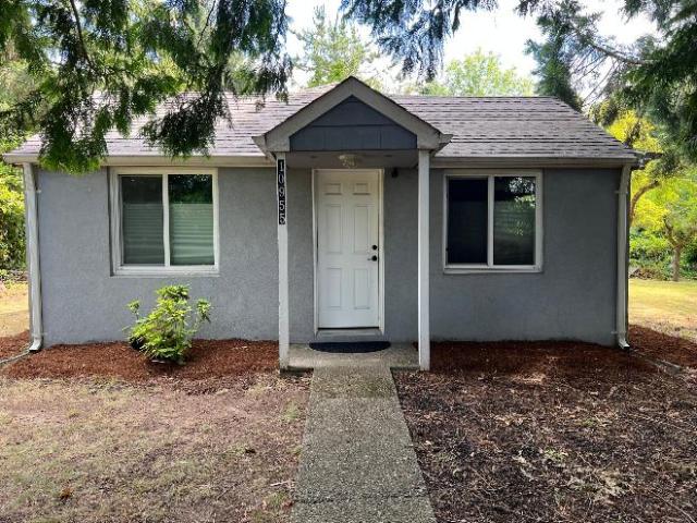 2 Br, 1 bath, Single Family 10955 SE 164th St