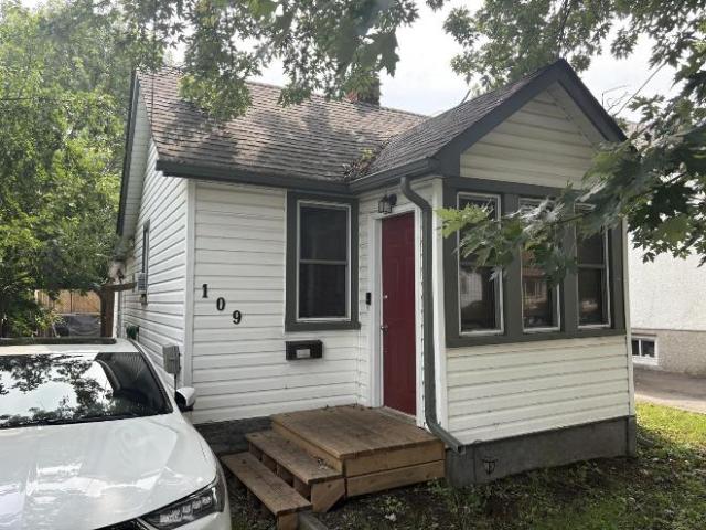2 Br, 1 bath, Single Family 109 Algonquin Ave S