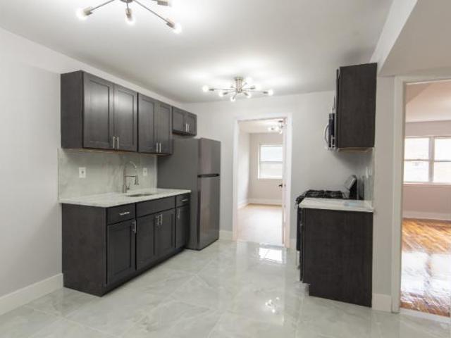 2 Br, 1 bath, Single Family 10 Wilburtha Rd