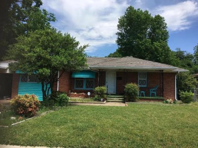 2 Br, 1 bath, Single Family 1101e Lindsey St