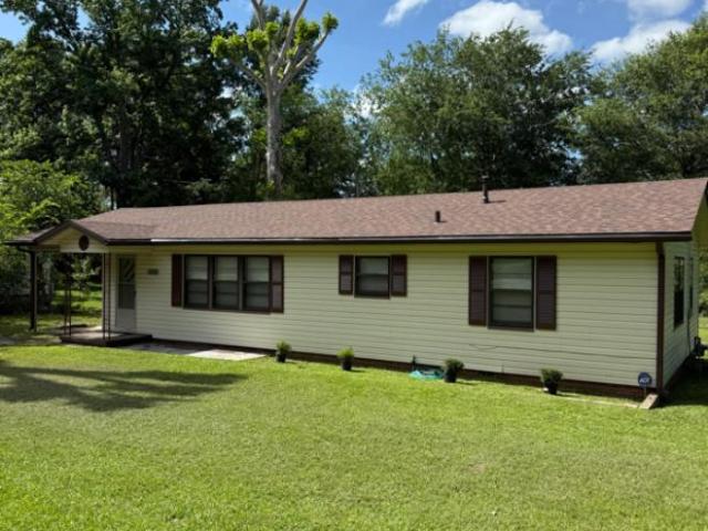 2 Br, 1 bath, Single Family 1106 Dawn St