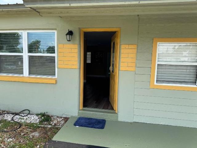 2 Br, 1 bath, Single Family 11115 Hannaway Dr
