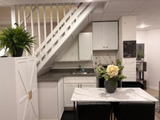 2 Br, 1 bath, Single Family 1111 Curled Oaks Place
