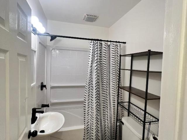 2 Br, 1 bath, Single Family 112 Guy St