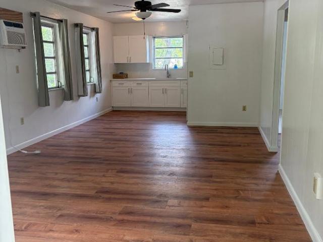 2 Br, 1 bath, Single Family 117 N Bay Harbor Dr