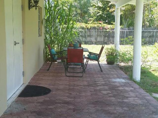 2 Br, 1 bath, Single Family 11455 SW 82 Ave