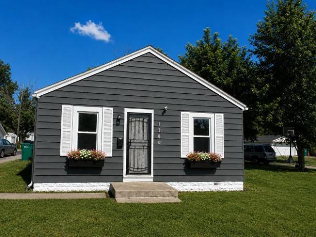 2 Br, 1 bath, Single Family 1180 N Summit Ave