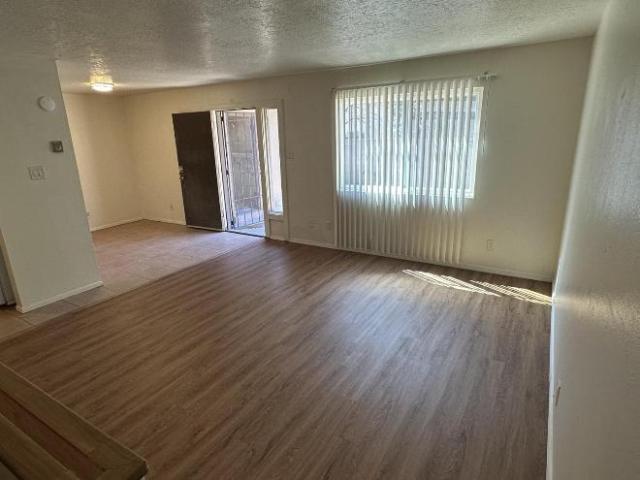 2 Br, 1 bath, Single Family 12008 Copper Avenue Northeast
