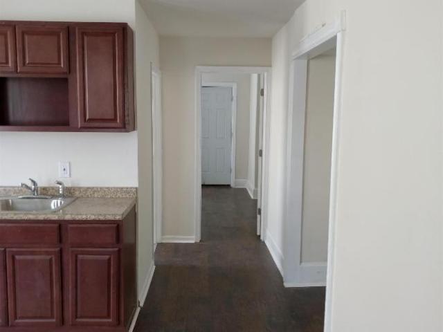 2 Br, 1 bath, Single Family 1204 W Rockland St