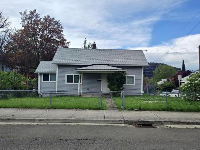 2 Br, 1 bath, Single Family 1206 Se Jackson St