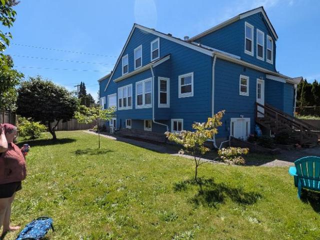2 Br, 1 bath, Single Family 1208 10th St