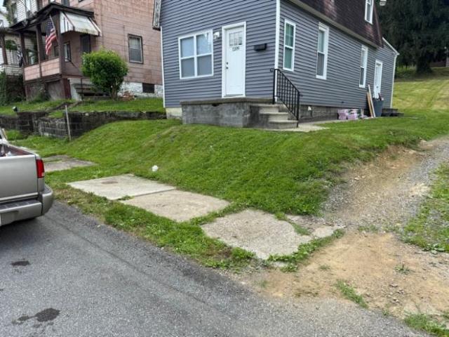 2 Br, 1 bath, Single Family 1209 Virginia Ave