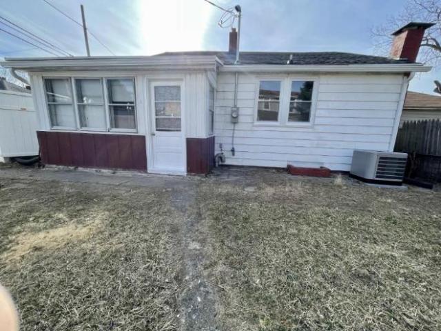 2 Br, 1 bath, Single Family 120 N Albemarle St