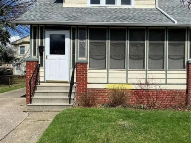 2 Br, 1 bath, Single Family 12116 Longmead Ave