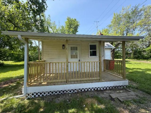 2 Br, 1 bath, Single Family 12148 Broad St Sw