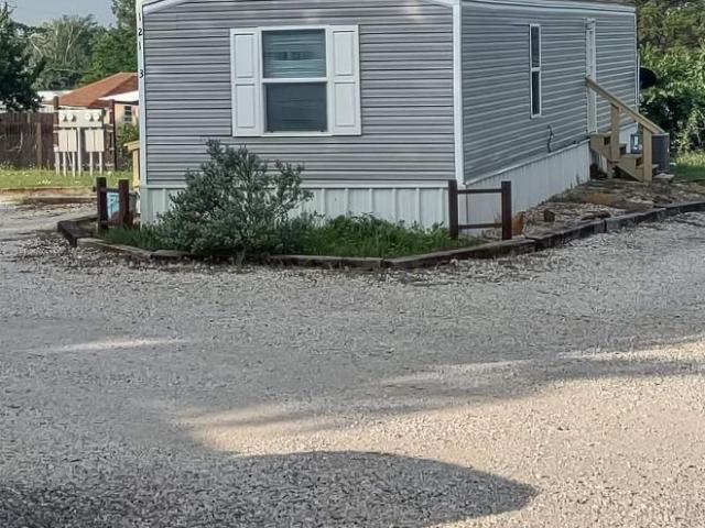 2 Br, 1 bath, Single Family 12183 Fm 730