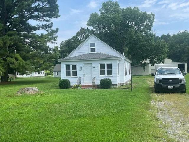2 Br, 1 bath, Single Family 12191 Somerset Ave